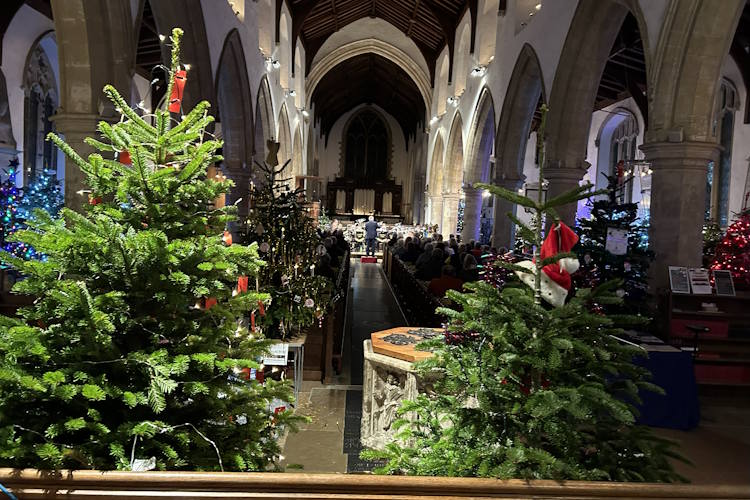 Network Norfolk : Aylsham church’s Christmas tree fest and concert