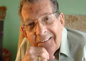 Network Norfolk : Entertainer Len still has the magic touch