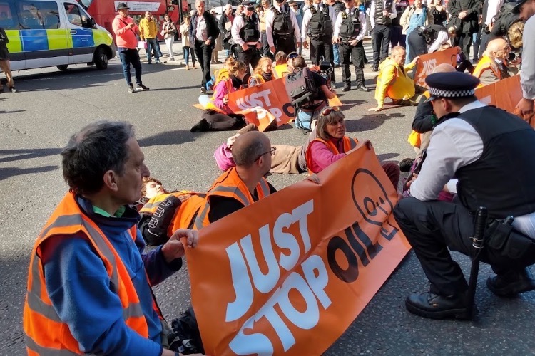 Network Norfolk : Norwich protestors arrested at Stop Oil protest