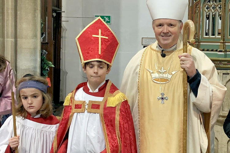 Network Norfolk : Boy bishop installed in North Walsham church