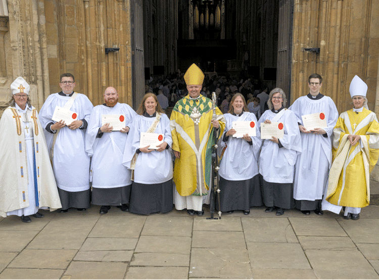 Network Norfolk : Diocese of Norwich welcomes 14 new clergy to ranks