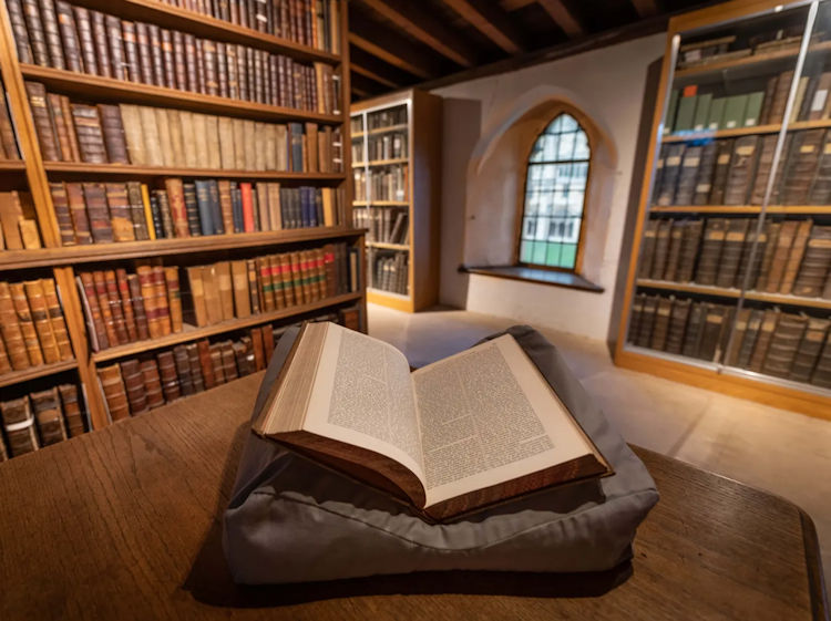 Network Norfolk : Lectio Divina in Norwich Cathedral Library